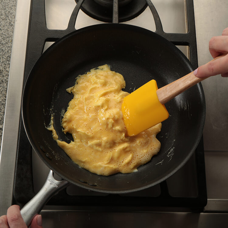What Is The Difference Between Hard And Soft Scrambled Eggs? - Eggs.ca