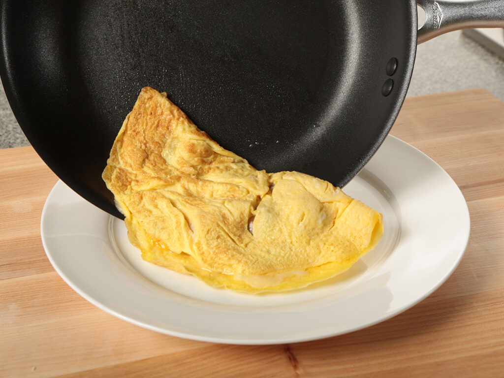 How to Cook the Perfect Omelette - Eggs.ca