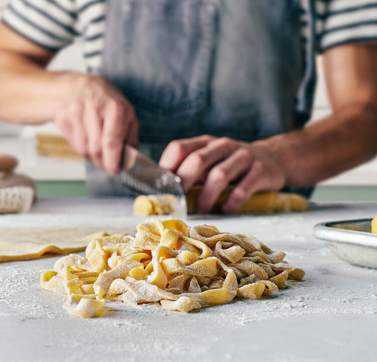 Fettuccine Pomodoro - Eggs.ca