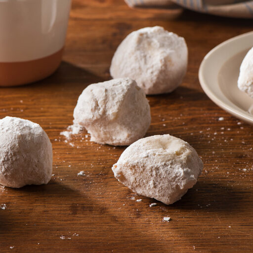 Holiday Cinnamon Buns - Eggs.ca