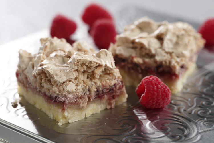 Raspberry Meringue Bars - Eggs.ca