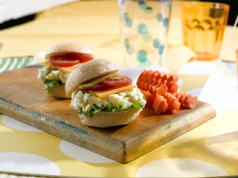 Egg and Bacon Canapés - Eggs.ca